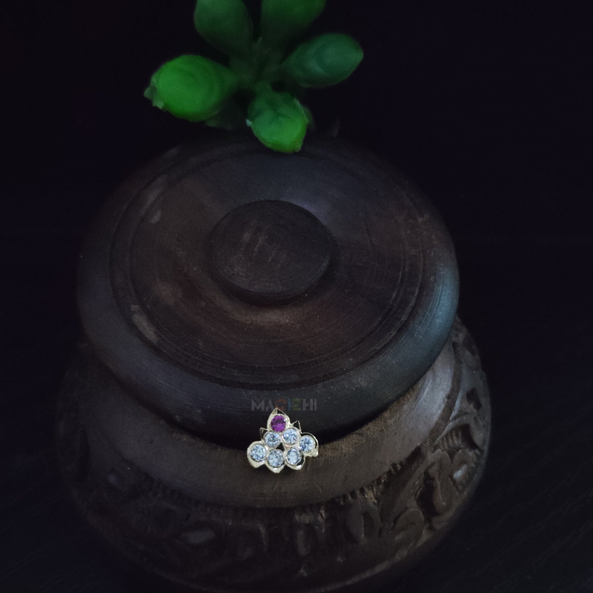 Glow Whisper – MAGIZHI